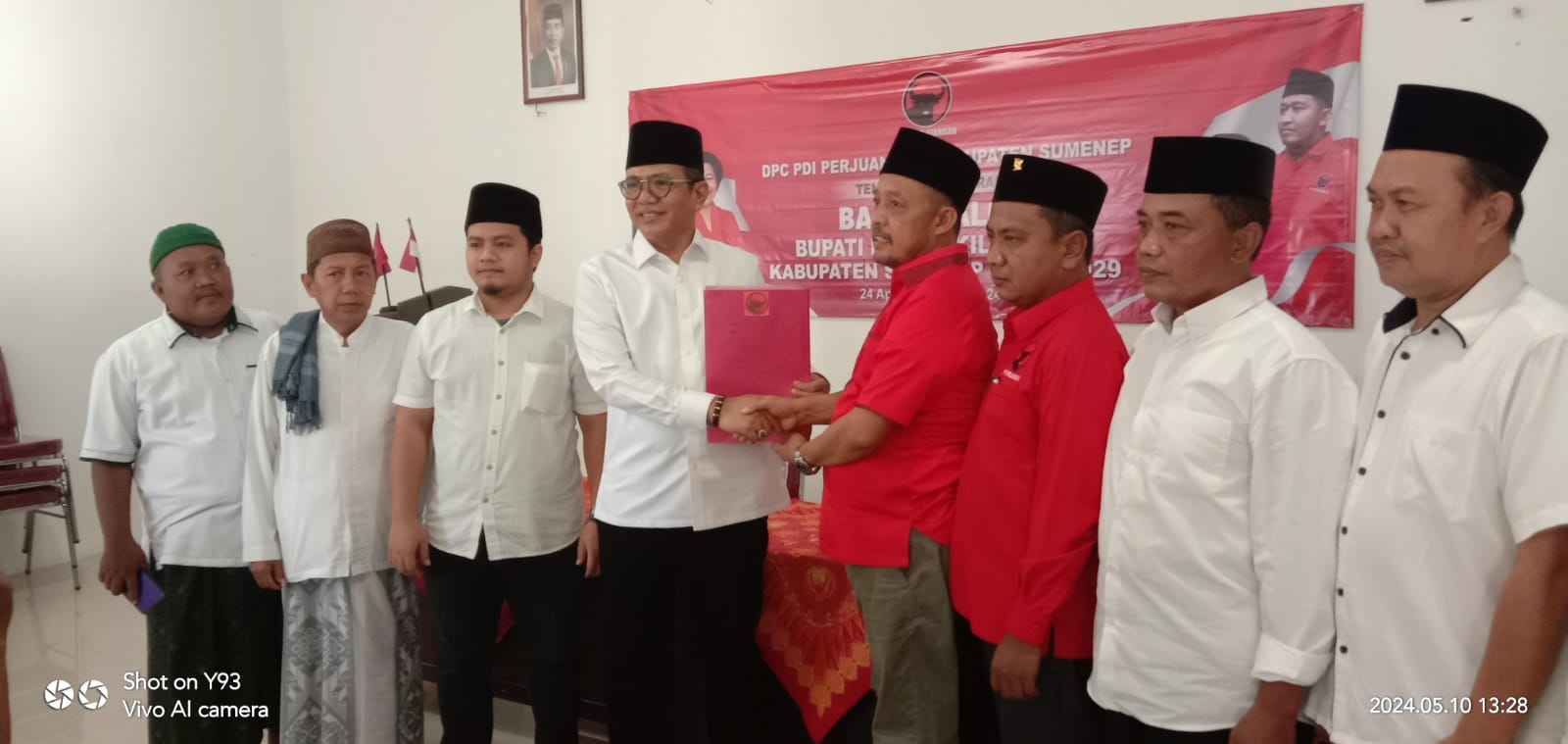 Politisi Senior PKB, KH Hamid Ali Munir Resmi Daftarkan Diri Bacawabup ...