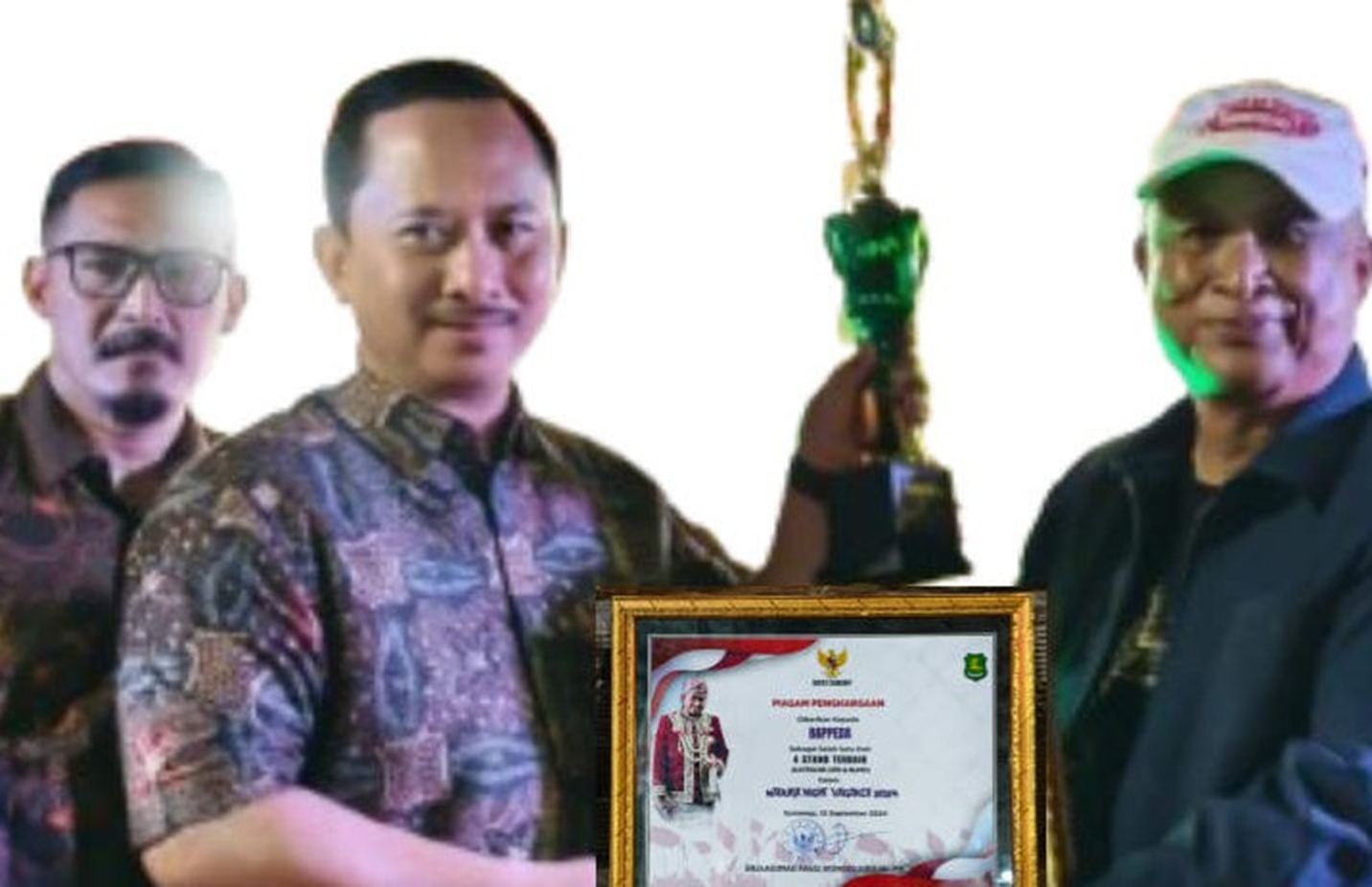 Menjaga Warisan, Menyapa Masa Depan: Stan Bappeda dan BKPSDM Raih ‘Best Booth - Salam News Id